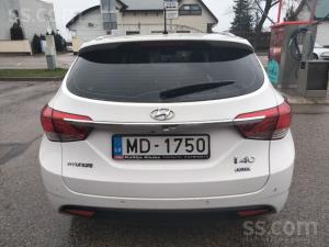 White Hyundai i40 2014 in Daugavpils, with an engine capacity of 1.70 L and mileage of 340 thousand km for 5000 €, photo  on AUTOMOTO.COM.LV