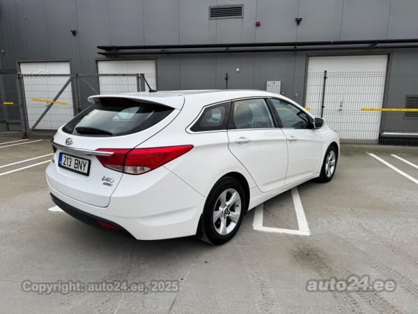 White Hyundai i40 2015 in Tallinn, with an engine capacity of 1.70 L and mileage of 145 thousand km for 6950 €, photo 6 on AUTOMOTO.COM.LV