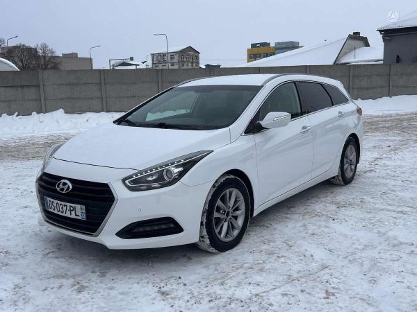 White Hyundai i40 2015 in Taurage, with an engine capacity of 1.69 L and mileage of 211 thousand km for 5900 €, photo 1 on AUTOMOTO.COM.LV