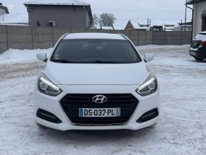 White Hyundai i40 2015 in Taurage, with an engine capacity of 1.69 L and mileage of 211 thousand km for 5900 €, photo 3 on AUTOMOTO.COM.LV