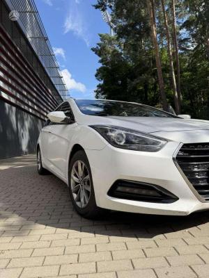 White Hyundai i40 2015 in Alytus, with an engine capacity of 1.69 L and mileage of 298 thousand km for 4450 €, photo 4 on AUTOMOTO.COM.LV