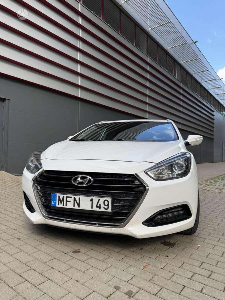 White Hyundai i40 2015 in Alytus, with an engine capacity of 1.69 L and mileage of 298 thousand km for 4450 €, photo 6 on AUTOMOTO.COM.LV