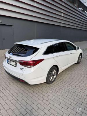 White Hyundai i40 2015 in Alytus, with an engine capacity of 1.69 L and mileage of 298 thousand km for 4450 €, photo 8 on AUTOMOTO.COM.LV