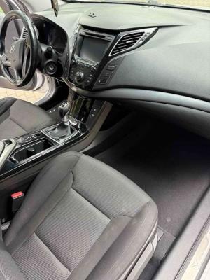 White Hyundai i40 2015 in Alytus, with an engine capacity of 1.69 L and mileage of 298 thousand km for 4450 €, photo 10 on AUTOMOTO.COM.LV