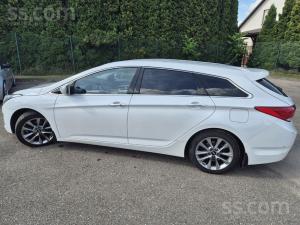 White Hyundai i40 2015 in Jelgava, with an engine capacity of 1.70 L and mileage of 206 thousand km for 7000 €, photo  on AUTOMOTO.COM.LV
