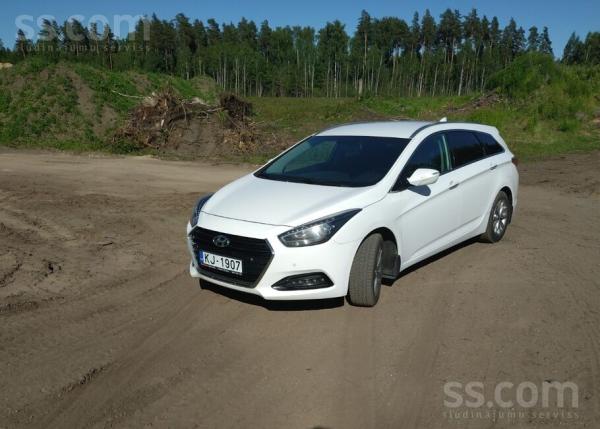 Balts Hyundai i40 2016 Rīga, ar dzinēja tilpumu 1.70 L un nobraukumu 248 tūkst. km par 5500 €, foto 1 vietnē AUTOMOTO.COM.LV