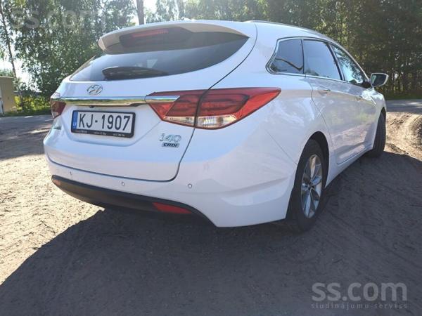 Balts Hyundai i40 2016 Rīga, ar dzinēja tilpumu 1.70 L un nobraukumu 248 tūkst. km par 5500 €, foto 3 vietnē AUTOMOTO.COM.LV