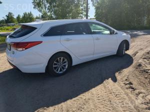 White Hyundai i40 2016 in Riga, with an engine capacity of 1.70 L and mileage of 248 thousand km for 5500 €, photo 5 on AUTOMOTO.COM.LV