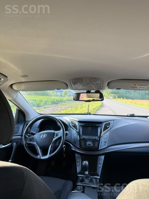 White Hyundai i40 2016 in Jelgava, with an engine capacity of 1.70 L and mileage of 174 thousand km for 7500 €, photo 6 on AUTOMOTO.COM.LV