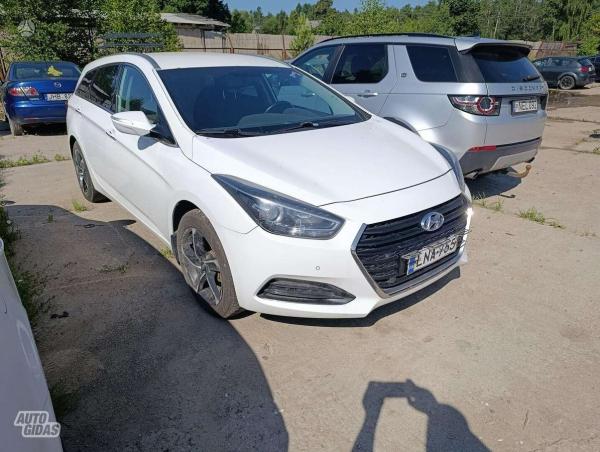 Balts Hyundai i40 2016 Utena, ar dzinēja tilpumu 1.69 L un nobraukumu 200 tūkst. km par 5600 €, foto 2 vietnē AUTOMOTO.COM.LV
