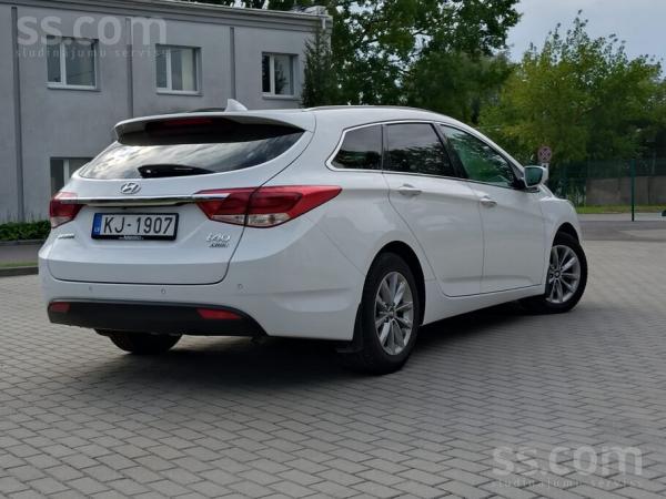 Белый Хендай и40 2016 в Рига, объемом двигателя 1.70 л и пробегом 249 тыс. км за 5900 €, фото 5 на AUTOMOTO.COM.LV