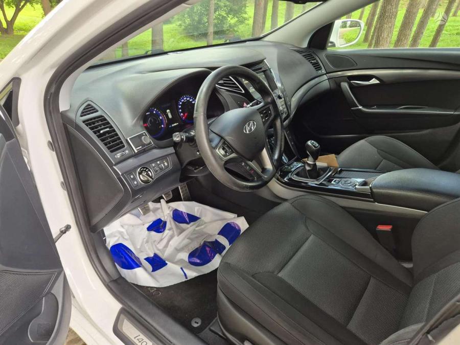 Balts Hyundai i40 2016 Utena, ar dzinēja tilpumu 1.69 L un nobraukumu 252 tūkst. km par 4990 €, foto 11 vietnē AUTOMOTO.COM.LV