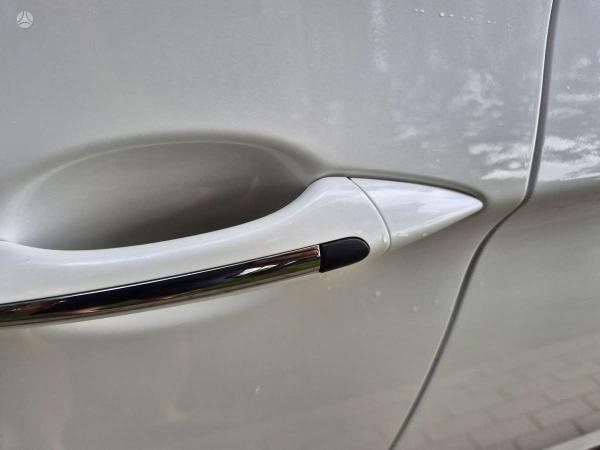 White Hyundai i40 2016 in Utena, with an engine capacity of 1.69 L and mileage of 252 thousand km for 4990 €, photo 8 on AUTOMOTO.COM.LV