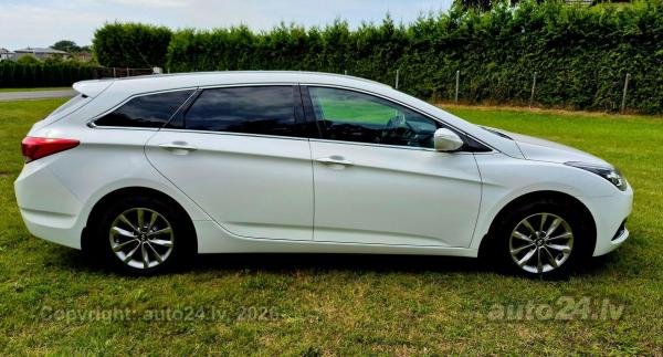 Хендай и40 2016 в Рига на AUTOMOTO.COM.LV Белый Хендай и40 2016 в Рига, объемом двигателя 1.70 л и пробегом 255 тыс. км за 4999 €, фото 4 на AUTOMOTO.COM.LV