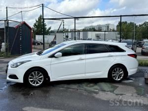 Balts Hyundai i40 2016 Rīga, ar dzinēja tilpumu 1.70 L un nobraukumu 241 tūkst. km par 4800 €, foto 3 vietnē AUTOMOTO.COM.LV