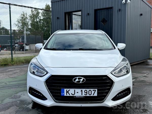 White Hyundai i40 2016 in Riga, with an engine capacity of 1.70 L and mileage of 241 thousand km for 5350 €, photo 6 on AUTOMOTO.COM.LV
