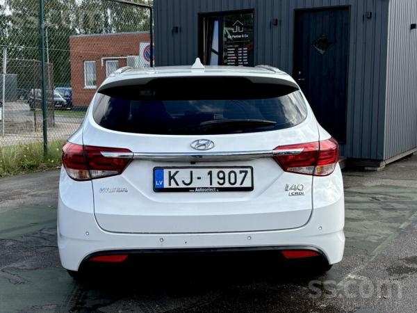 White Hyundai i40 2016 in Riga, with an engine capacity of 1.70 L and mileage of 241 thousand km for 5350 €, photo 8 on AUTOMOTO.COM.LV