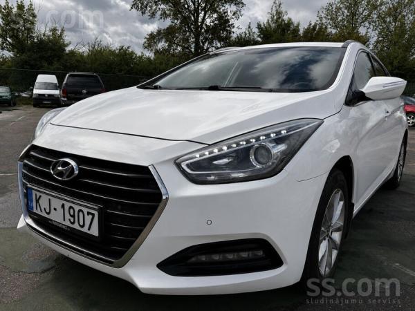 White Hyundai i40 2016 in Riga, with an engine capacity of 1.70 L and mileage of 241 thousand km for 5350 €, photo 10 on AUTOMOTO.COM.LV