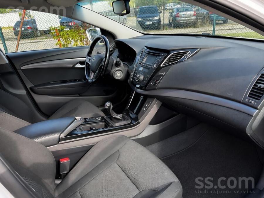 Balts Hyundai i40 2016 Rīga, ar dzinēja tilpumu 1.70 L un nobraukumu 241 tūkst. km par 4800 €, foto 11 vietnē AUTOMOTO.COM.LV