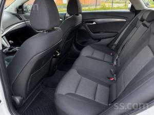 Balts Hyundai i40 2016 Rīga, ar dzinēja tilpumu 1.70 L un nobraukumu 241 tūkst. km par 4800 €, foto 12 vietnē AUTOMOTO.COM.LV