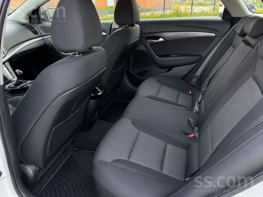 Balts Hyundai i40 2016 Rīga, ar dzinēja tilpumu 1.70 L un nobraukumu 241 tūkst. km par 4800 €, foto 12 vietnē AUTOMOTO.COM.LV