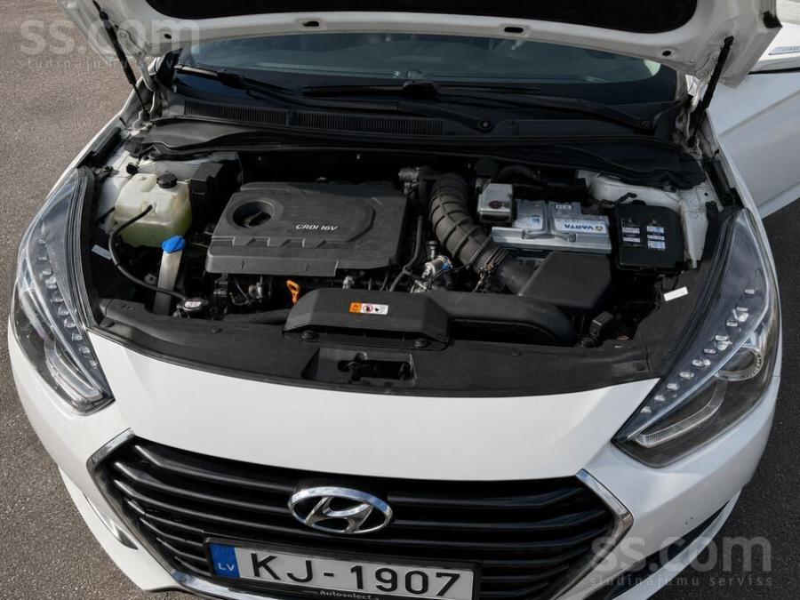 Balts Hyundai i40 2016 Rīga, ar dzinēja tilpumu 1.70 L un nobraukumu 241 tūkst. km par 4800 €, foto 23 vietnē AUTOMOTO.COM.LV
