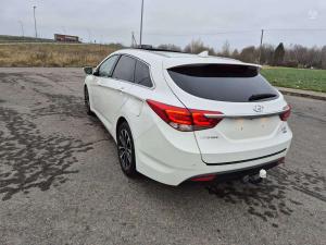 White Hyundai i40 2017 in Panevezys, with an engine capacity of 1.70 L and mileage of 158 thousand km for 7999 €, photo 4 on AUTOMOTO.COM.LV