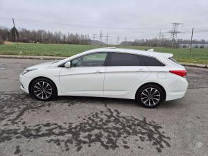 White Hyundai i40 2017 in Panevezys, with an engine capacity of 1.70 L and mileage of 158 thousand km for 7999 €, photo 9 on AUTOMOTO.COM.LV