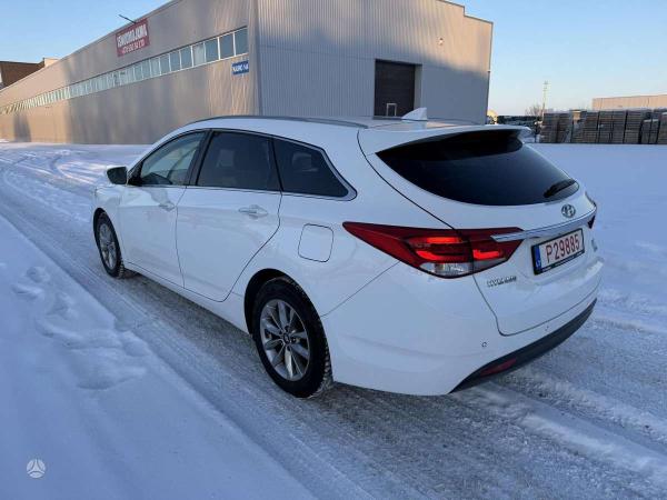 Balts Hyundai i40 2017 Marijampole, ar dzinēja tilpumu 1.69 L un nobraukumu 302 tūkst. km par 5750 €, foto 4 vietnē AUTOMOTO.COM.LV
