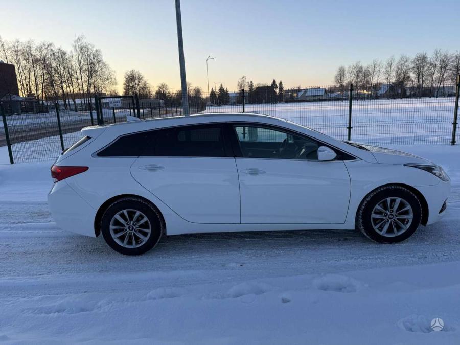 Balts Hyundai i40 2017 Marijampole, ar dzinēja tilpumu 1.69 L un nobraukumu 302 tūkst. km par 5750 €, foto 7 vietnē AUTOMOTO.COM.LV