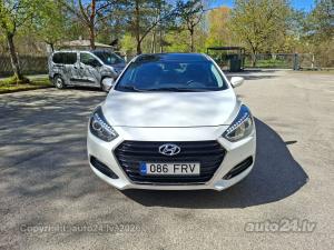 White Hyundai i40 2017 in Tallinn, with an engine capacity of 1.70 L and mileage of 123 thousand km for 9990 €, photo 3 on AUTOMOTO.COM.LV
