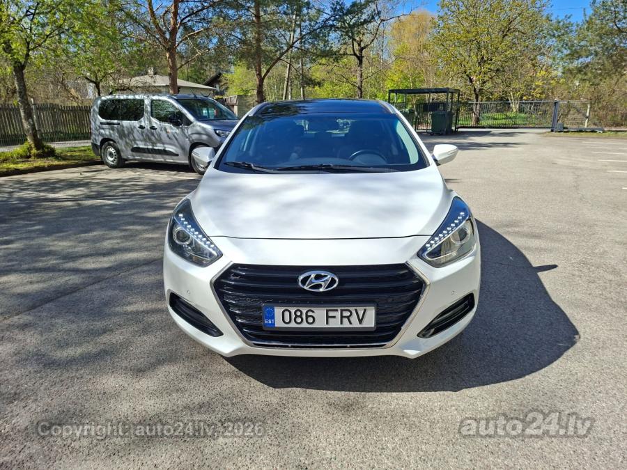 White Hyundai i40 2017 in Tallinn, with an engine capacity of 1.70 L and mileage of 123 thousand km for 9990 €, photo 3 on AUTOMOTO.COM.LV