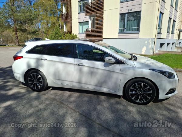 White Hyundai i40 2017 in Tallinn, with an engine capacity of 1.70 L and mileage of 123 thousand km for 9990 €, photo 3 on AUTOMOTO.COM.LV
