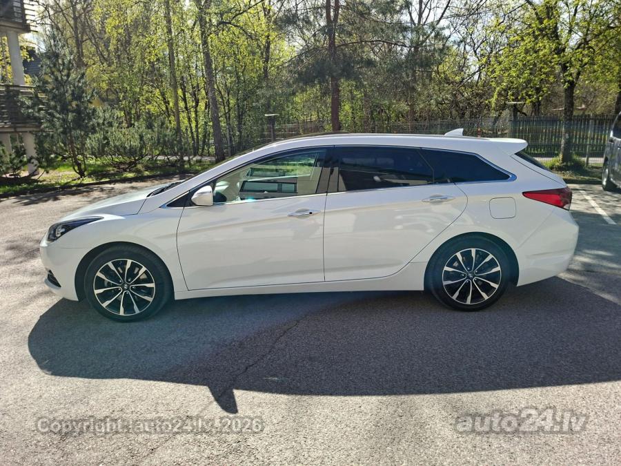 White Hyundai i40 2017 in Tallinn, with an engine capacity of 1.70 L and mileage of 123 thousand km for 9990 €, photo 6 on AUTOMOTO.COM.LV