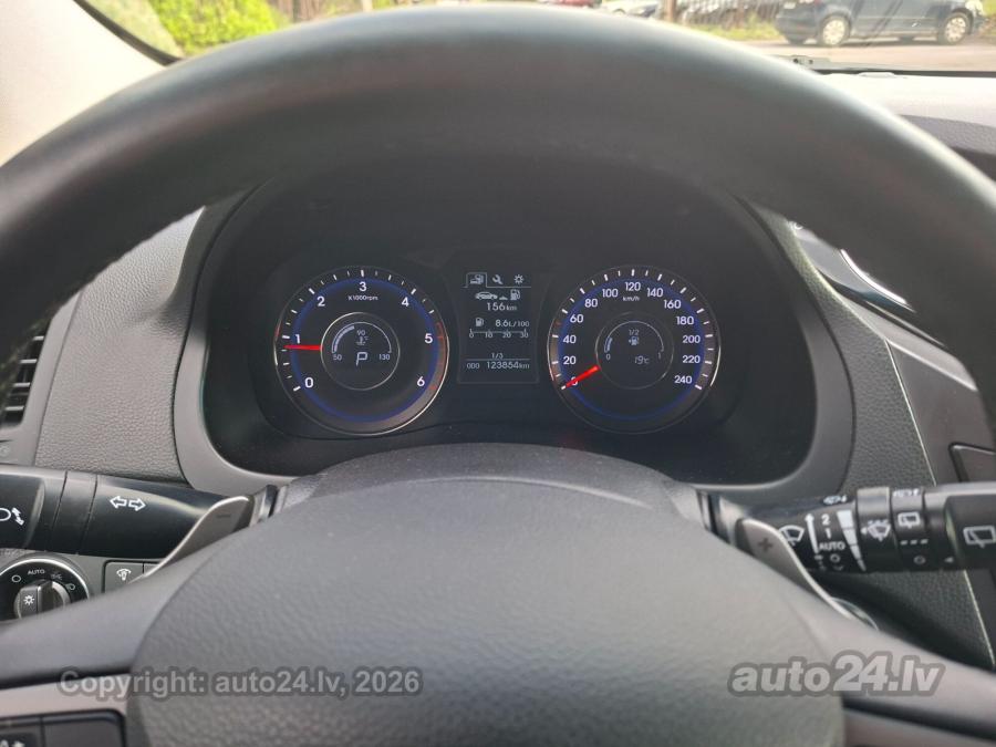White Hyundai i40 2017 in Tallinn, with an engine capacity of 1.70 L and mileage of 123 thousand km for 9990 €, photo 20 on AUTOMOTO.COM.LV