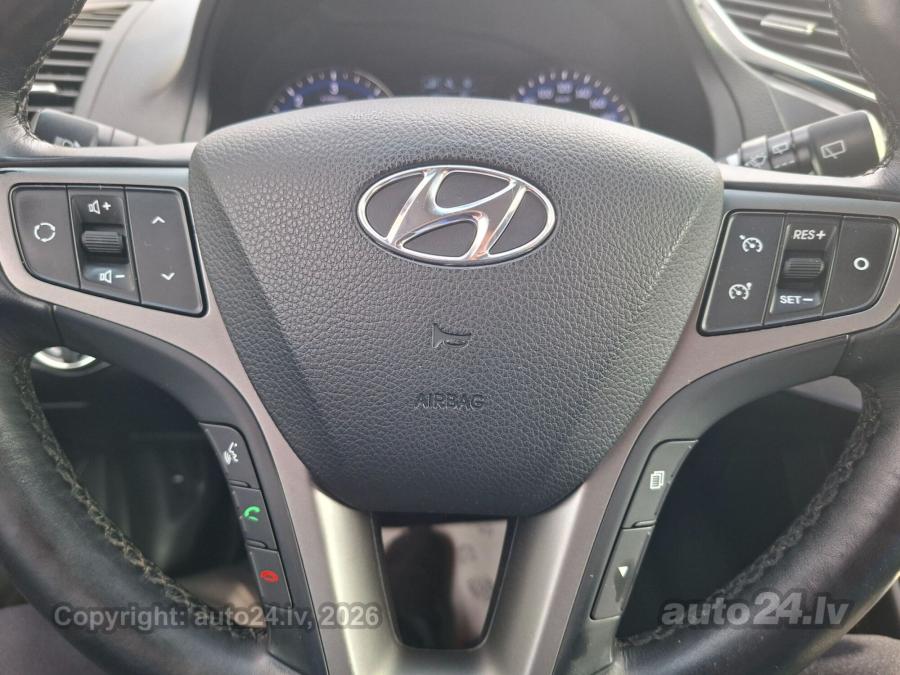White Hyundai i40 2017 in Tallinn, with an engine capacity of 1.70 L and mileage of 123 thousand km for 9990 €, photo 21 on AUTOMOTO.COM.LV