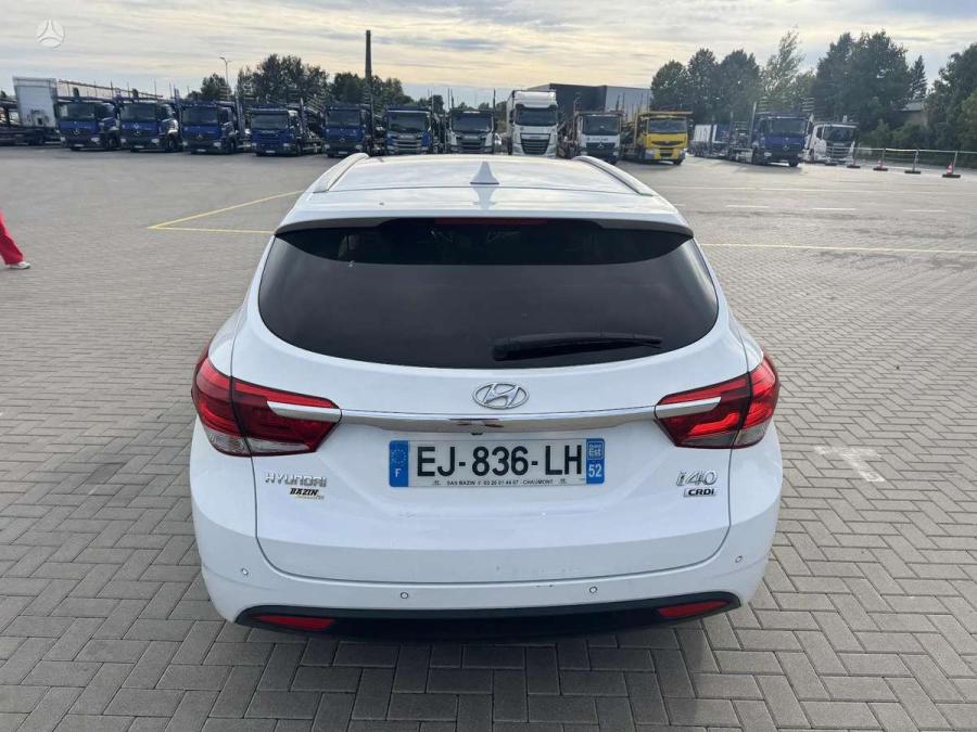 Balts Hyundai i40 2017 Tauragė, ar dzinēja tilpumu 1.69 L un nobraukumu 262 tūkst. km par 6500 €, foto 8 vietnē AUTOMOTO.COM.LV