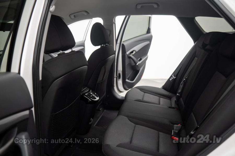 Balts Hyundai i40 2018 Tallina, ar dzinēja tilpumu 1.60 L un nobraukumu 161 tūkst. km par 8999 €, foto 9 vietnē AUTOMOTO.COM.LV