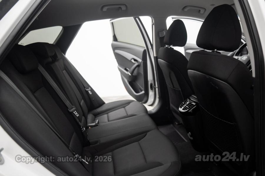 Balts Hyundai i40 2018 Tallina, ar dzinēja tilpumu 1.60 L un nobraukumu 161 tūkst. km par 8999 €, foto 10 vietnē AUTOMOTO.COM.LV