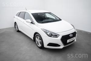 White Hyundai i40 2018 in Riga, with an engine capacity of 1.60 L and mileage of 161 thousand km for 8499 €, photo 4 on AUTOMOTO.COM.LV