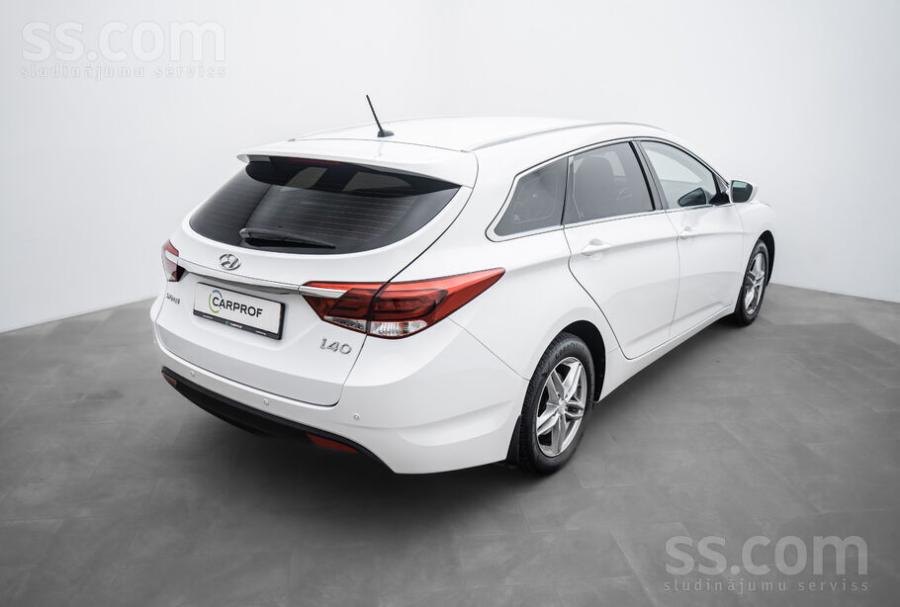 White Hyundai i40 2018 in Riga, with an engine capacity of 1.60 L and mileage of 161 thousand km for 8499 €, photo 5 on AUTOMOTO.COM.LV