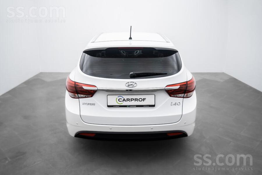 White Hyundai i40 2018 in Riga, with an engine capacity of 1.60 L and mileage of 161 thousand km for 8499 €, photo 6 on AUTOMOTO.COM.LV