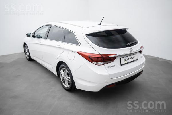 White Hyundai i40 2018 in Riga, with an engine capacity of 1.60 L and mileage of 161 thousand km for 8499 €, photo 6 on AUTOMOTO.COM.LV