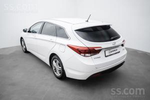 White Hyundai i40 2018 in Riga, with an engine capacity of 1.60 L and mileage of 161 thousand km for 8499 €, photo 7 on AUTOMOTO.COM.LV