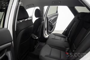 White Hyundai i40 2018 in Riga, with an engine capacity of 1.60 L and mileage of 161 thousand km for 8499 €, photo 9 on AUTOMOTO.COM.LV