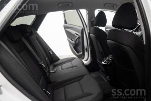 White Hyundai i40 2018 in Riga, with an engine capacity of 1.60 L and mileage of 161 thousand km for 8499 €, photo 10 on AUTOMOTO.COM.LV
