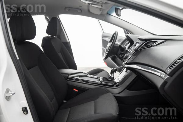 White Hyundai i40 2018 in Riga, with an engine capacity of 1.60 L and mileage of 161 thousand km for 8499 €, photo 10 on AUTOMOTO.COM.LV