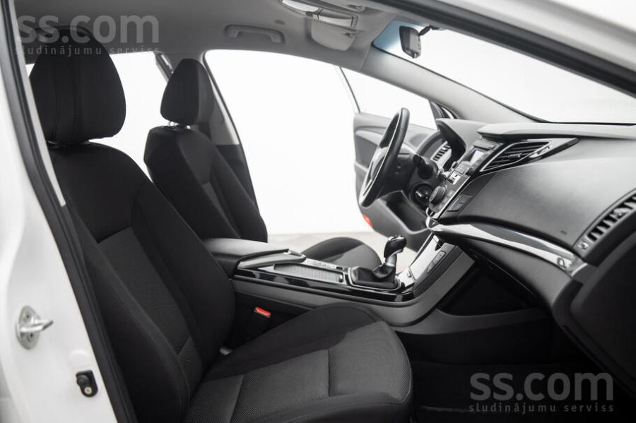 White Hyundai i40 2018 in Riga, with an engine capacity of 1.60 L and mileage of 161 thousand km for 8499 €, photo 11 on AUTOMOTO.COM.LV