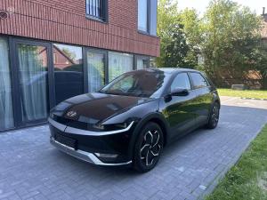 Melns Hyundai Ioniq 5 2022 Kauņa, ar dzinēja tilpumu 0.00 L un nobraukumu 32 tūkst. km par 24800 €, foto  vietnē AUTOMOTO.COM.LV