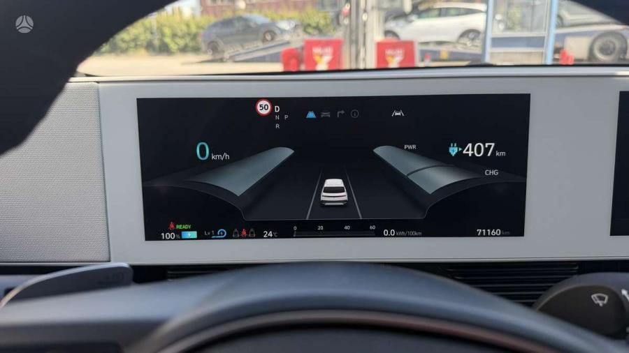Black Hyundai Ioniq 5 2022 in Vilnius, with an engine capacity of 0.00 L and mileage of 71 thousand km for 25500 €, photo 3 on AUTOMOTO.COM.LV